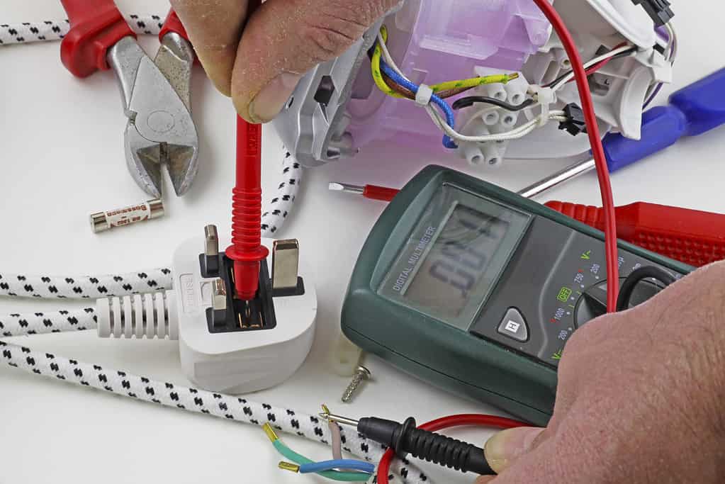 DGUV Vorschrift 3: Das sollten Sie über Prüfpflichten von ...